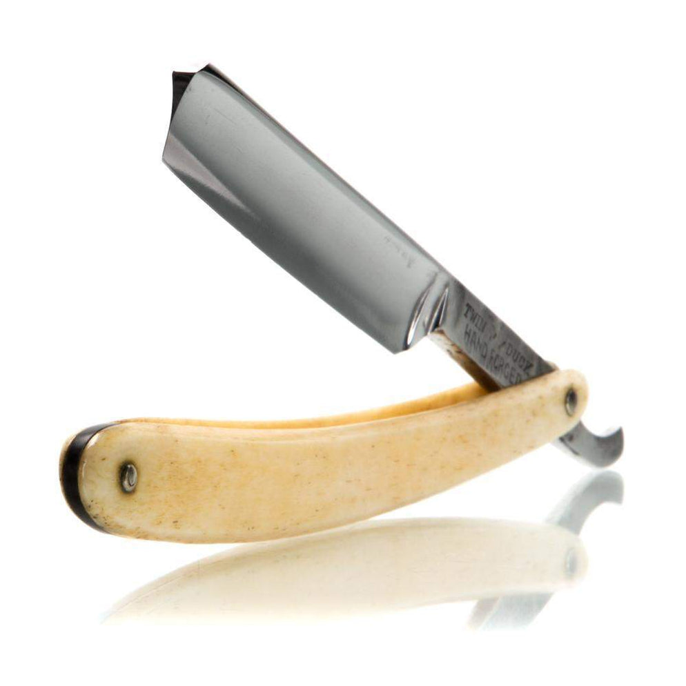 Click or scroll to zoom