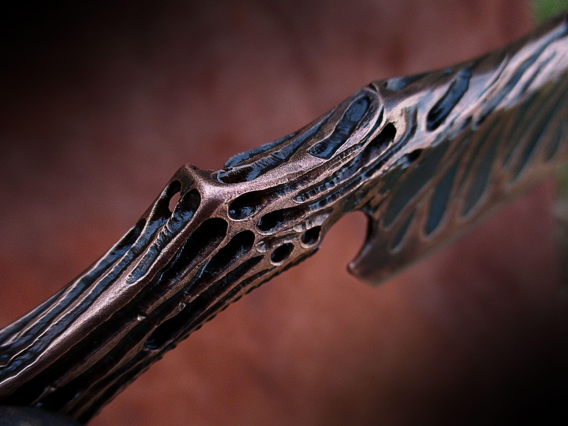 Click or scroll to zoom