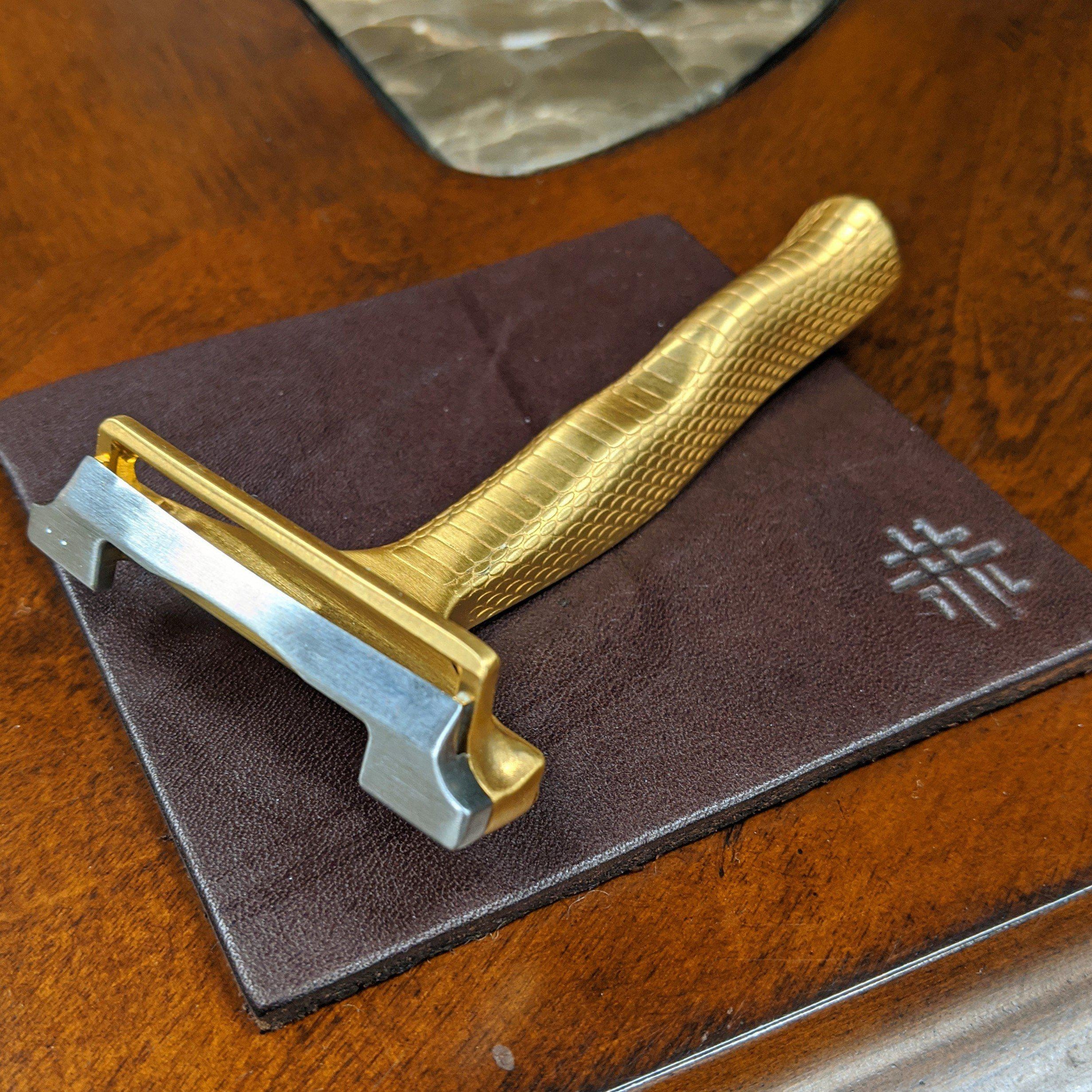 Click or scroll to zoom