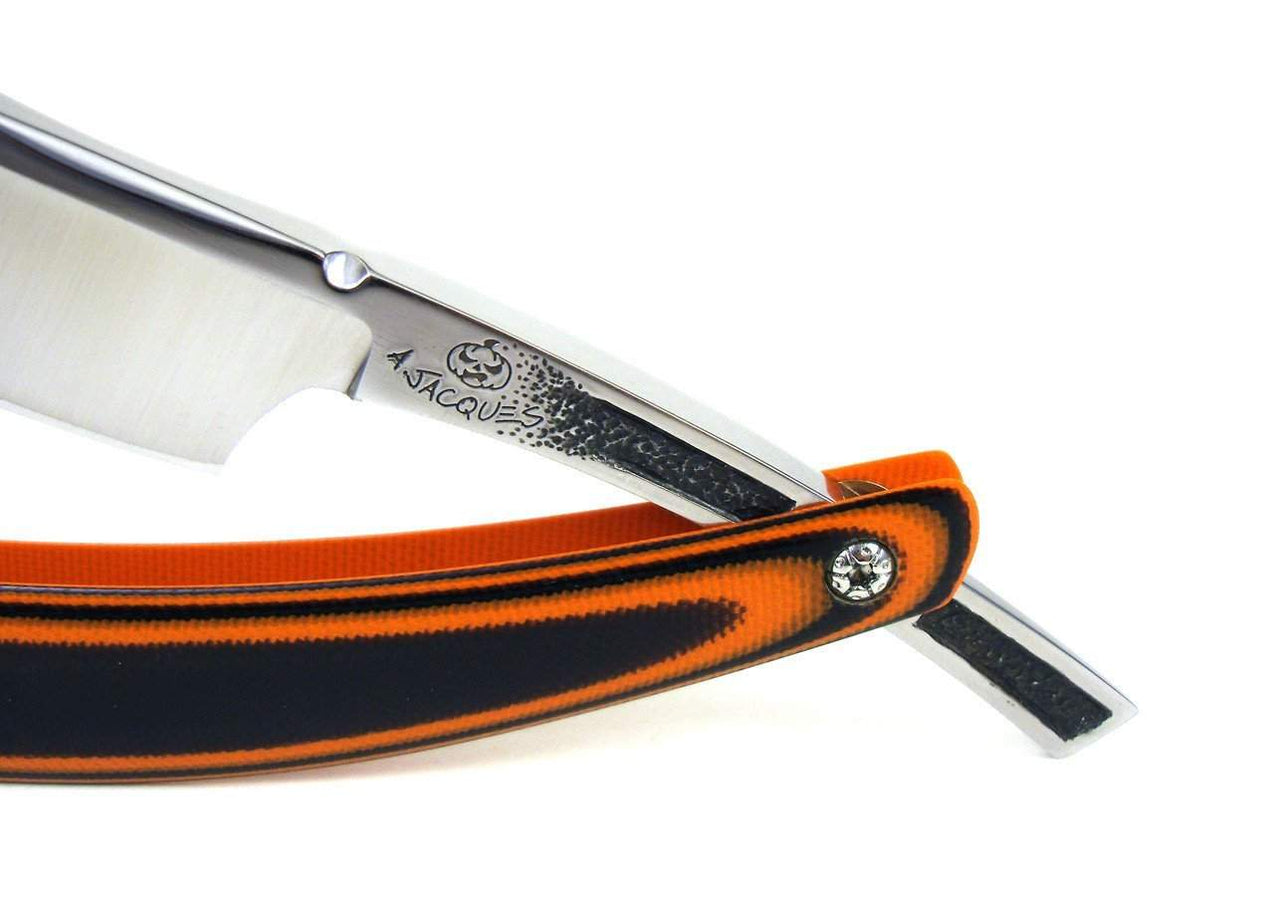 Click or scroll to zoom