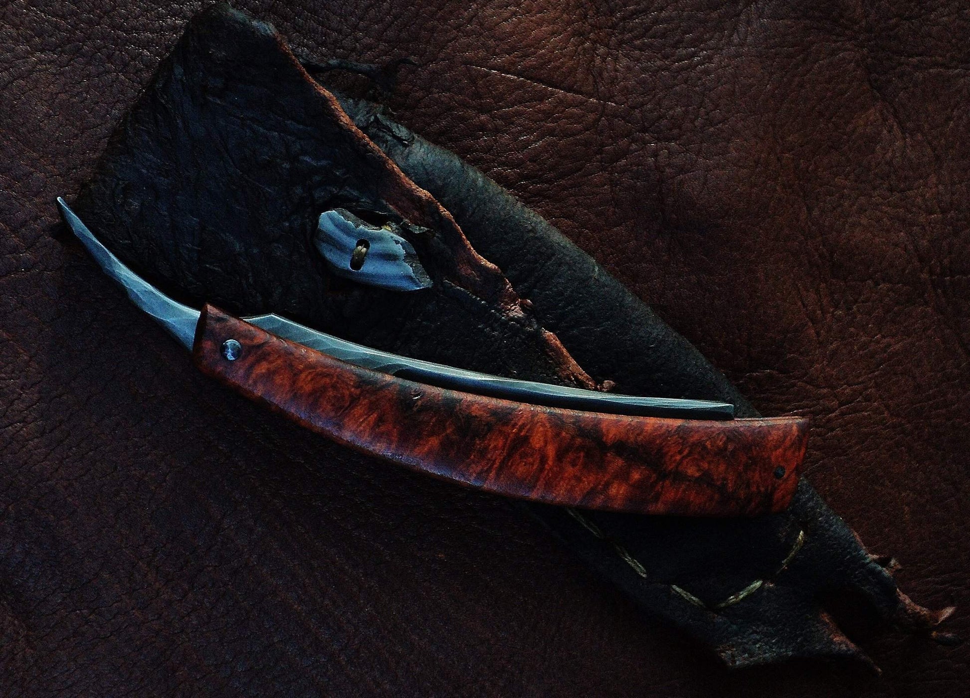 Click or scroll to zoom