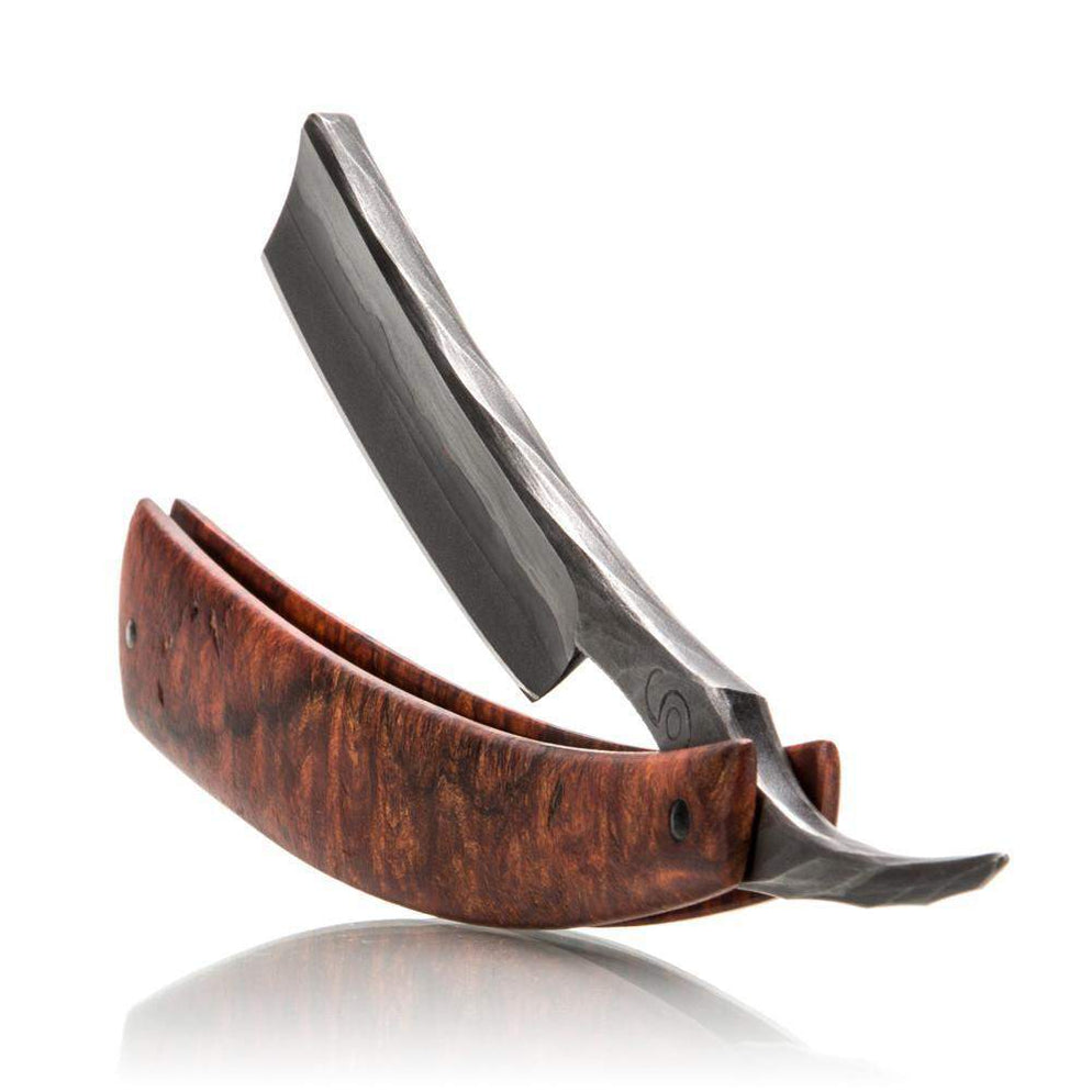 Click or scroll to zoom