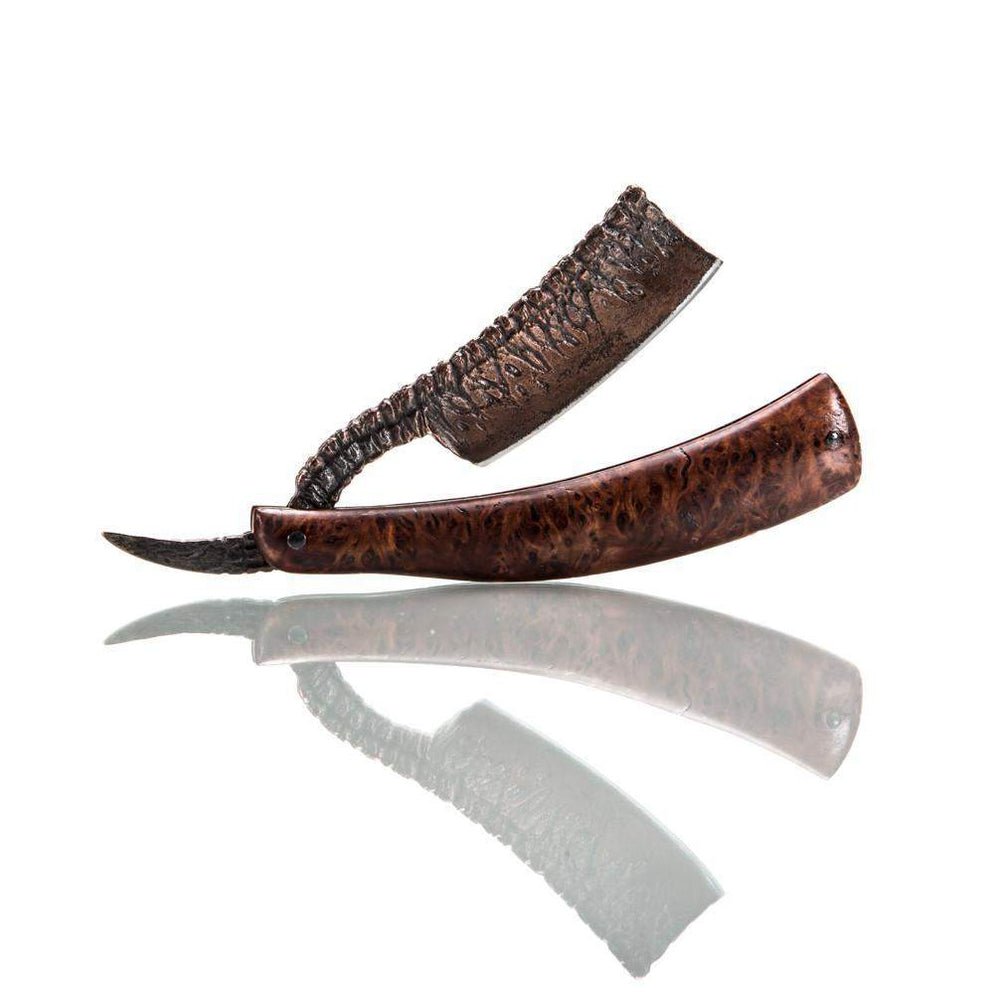 Click or scroll to zoom