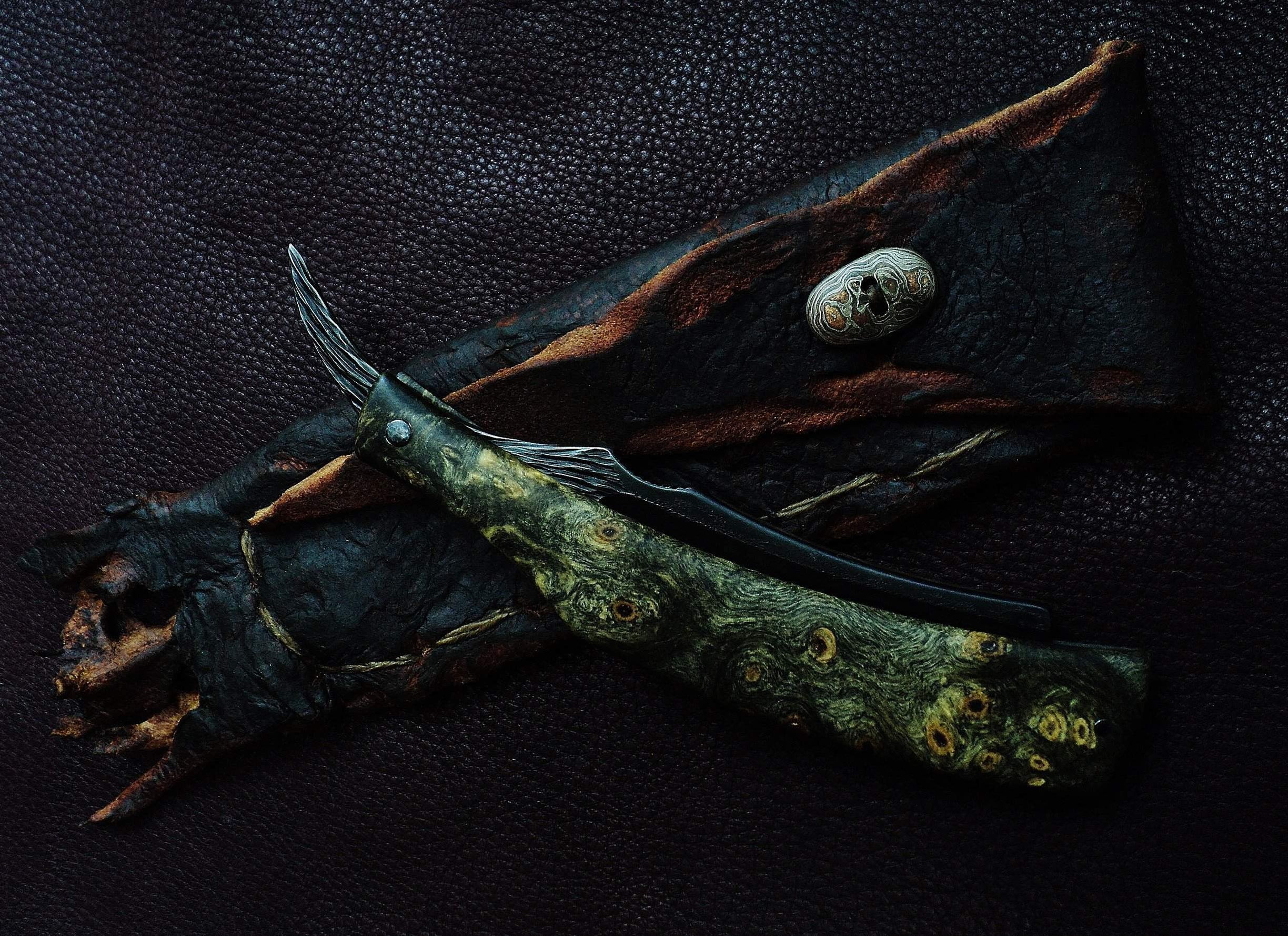 Click or scroll to zoom