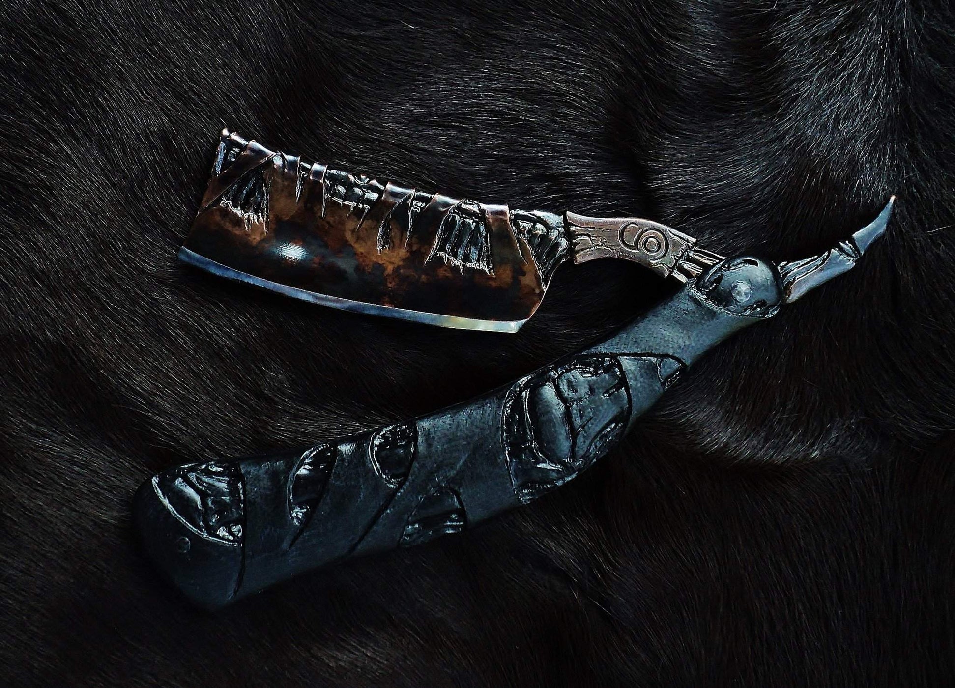 Click or scroll to zoom