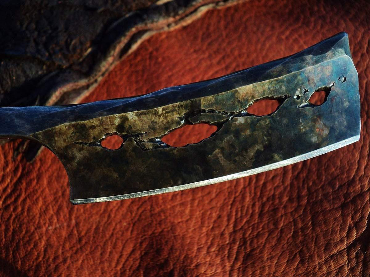 Click or scroll to zoom